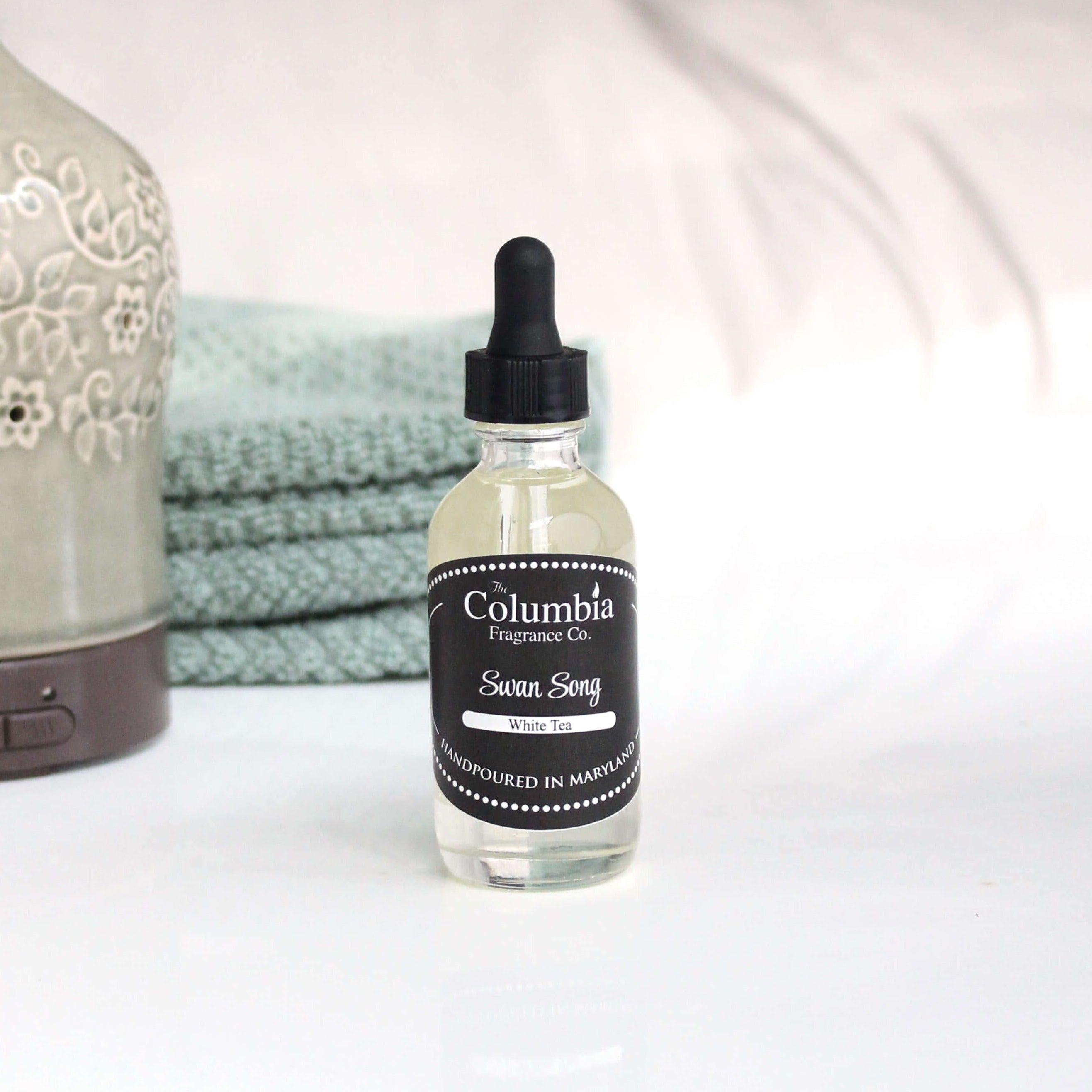 SWAN SONG (White Tea) hotel scent candle and home fragrance products ...